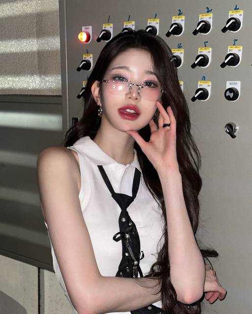 2024年トレンド！韓国アイドルの間でも話題の「ギークシック」って？ - 韓国トレンド情報・韓国まとめ JOAH-ジョア-